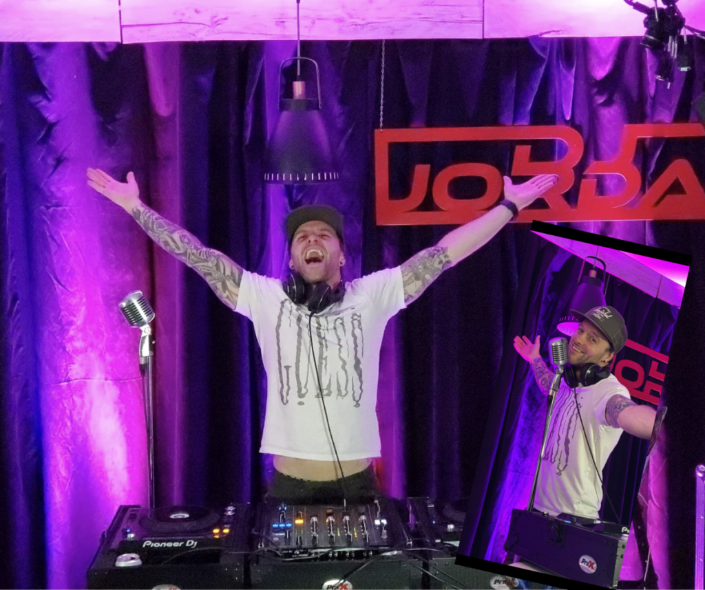 Un party virtuel dans le salon avec DJ Jordan - Le Guide
