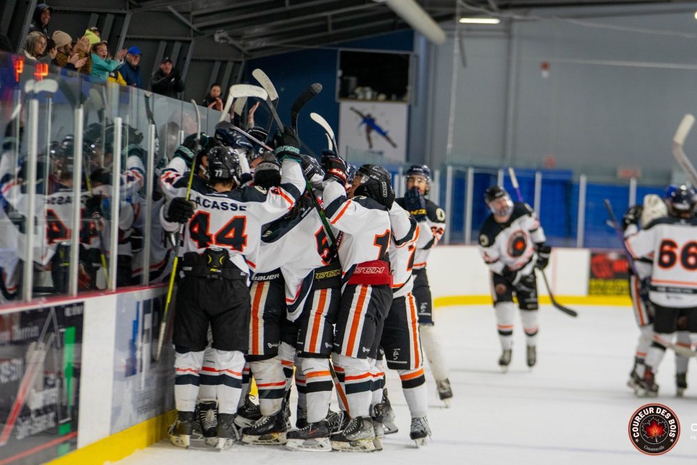 Les Coureurs des bois résistent face à Bedford - Le Guide
