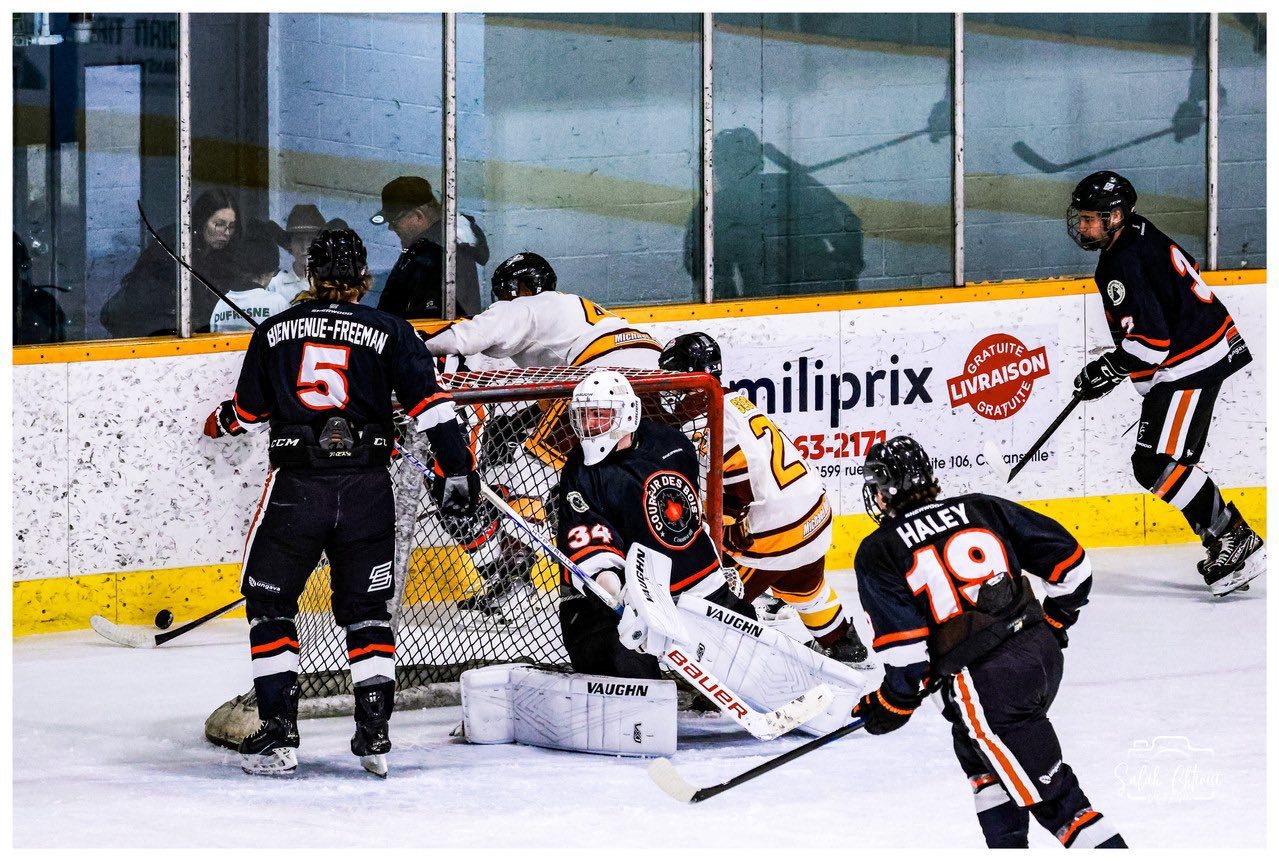 Les Coureurs des bois s'inclinent à quelques jours de Noël - Le Guide